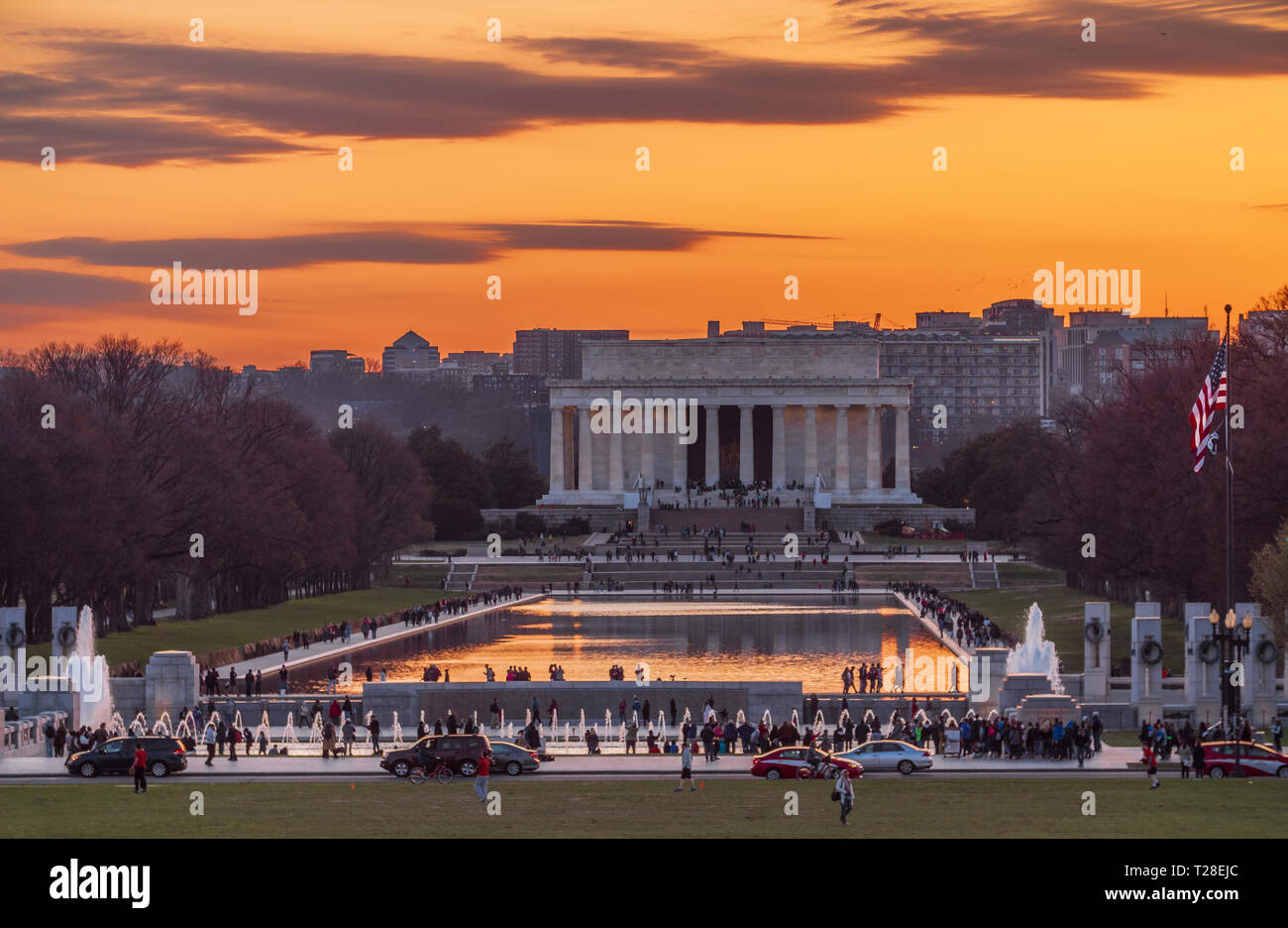Washington dc night evening monuments hi-res stock photography and ...