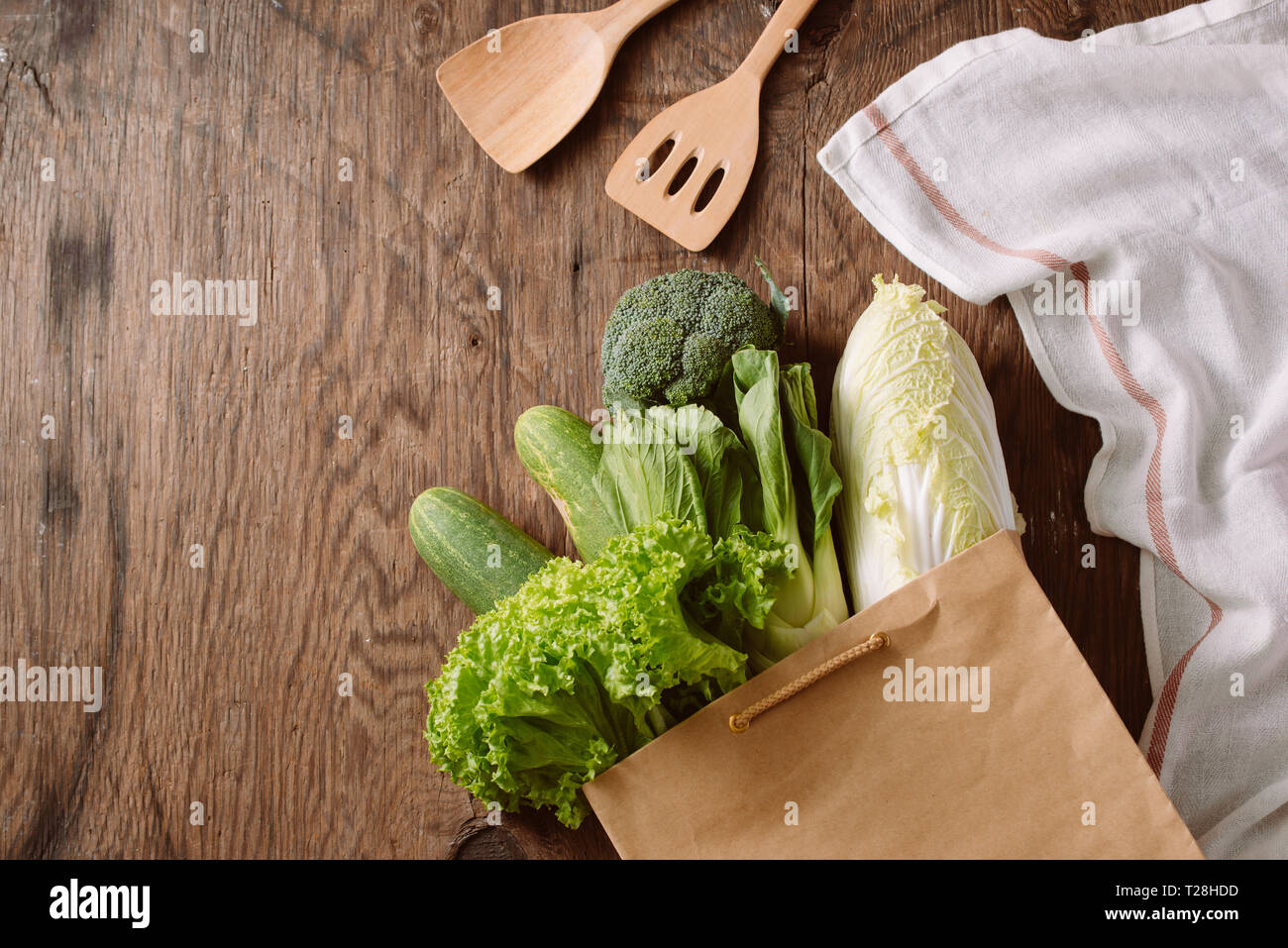fresh vegetables in a brown paper bag Stock Photo - Alamy