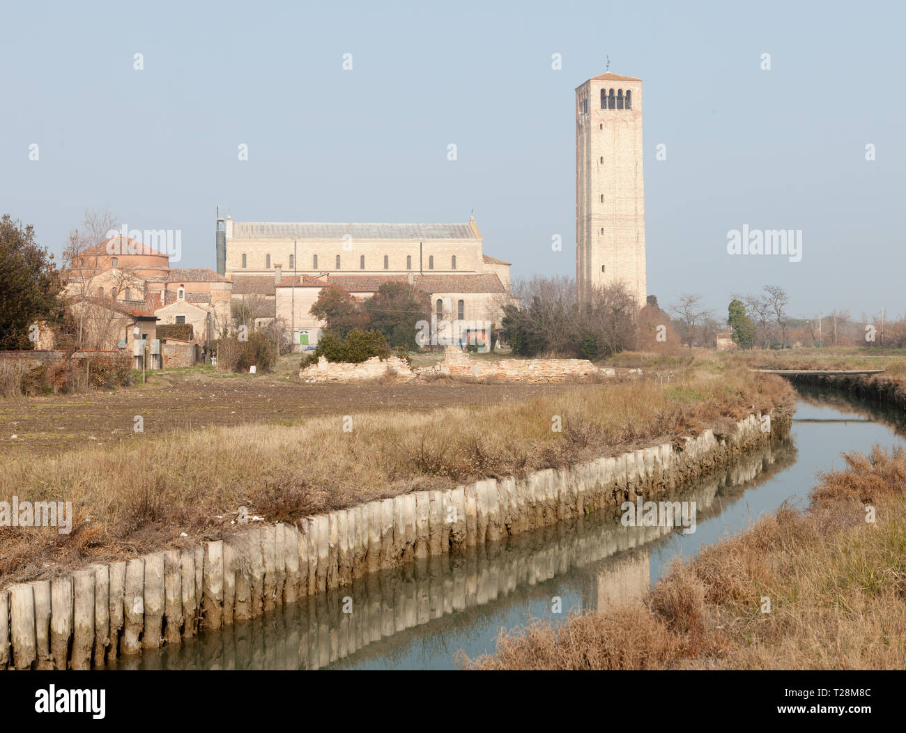 The Chiesa di Santa Maria Assunta (right), and the Chiesa di Santa ...