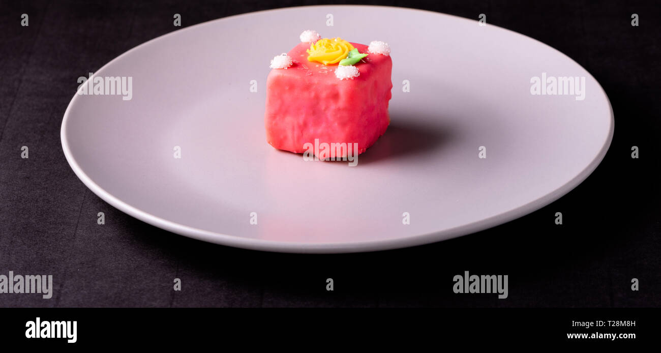 Grapes macaron hi-res stock photography and images - Alamy