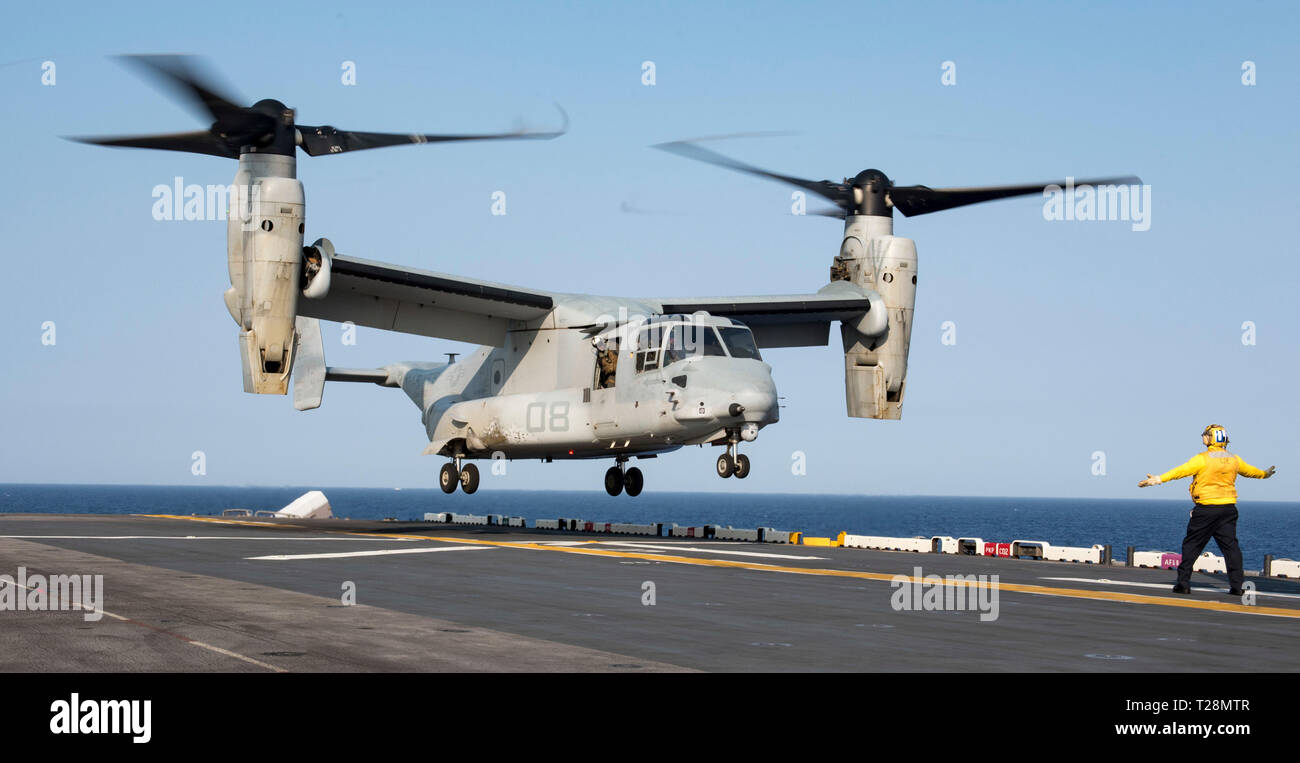 190328-N-OX029-3023 PHILIPPINE SEA (March 28, 2019) - An MV-22 Osprey ...