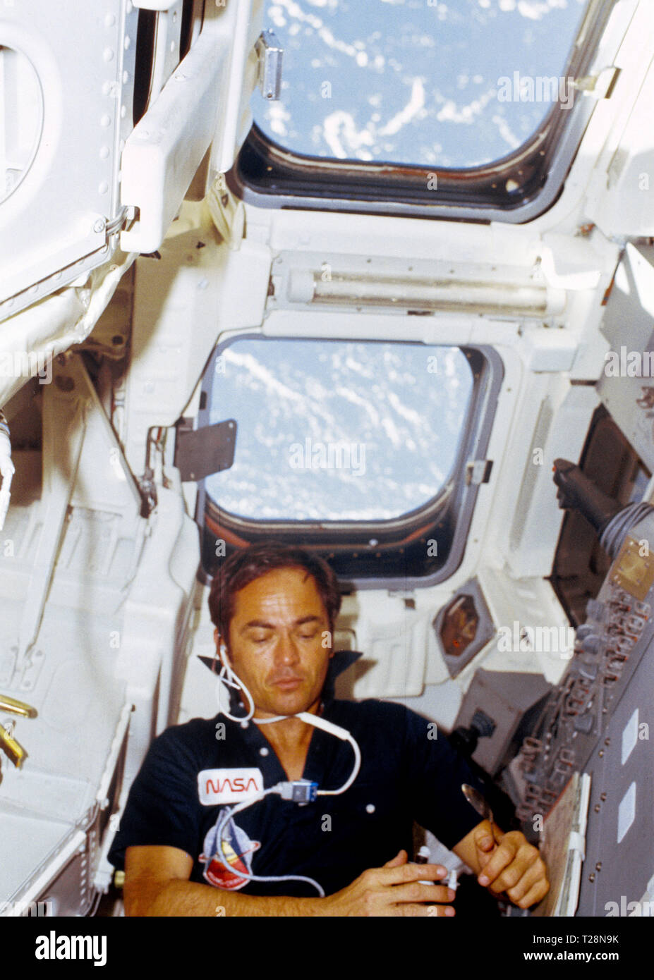 Astronaut robert l crippen hi-res stock photography and images - Alamy