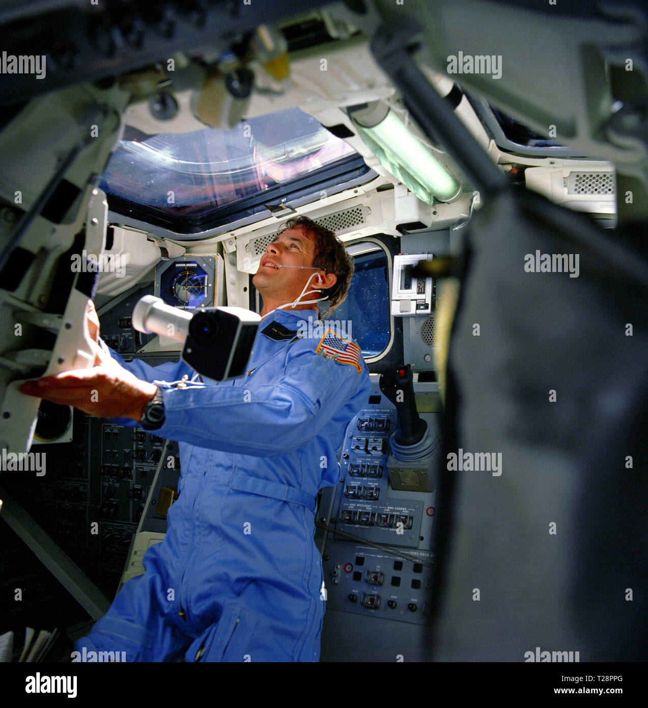 (11-15 Nov. 1982) --- Astronaut Joseph P. Allen IV, STS-5 mission ...