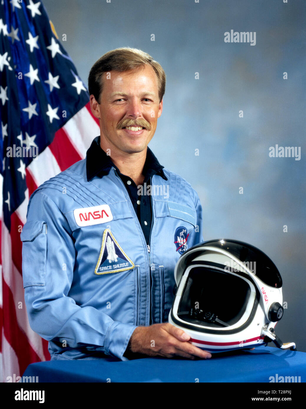 (24 Sept. 1984) --- Astronaut Robert L. Gibson Stock Photo - Alamy
