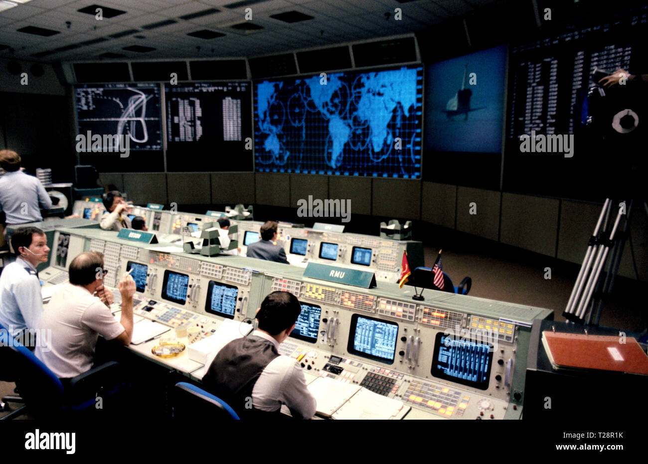 Mission Control Center Johnson Space Stock Photos & Mission Control ...