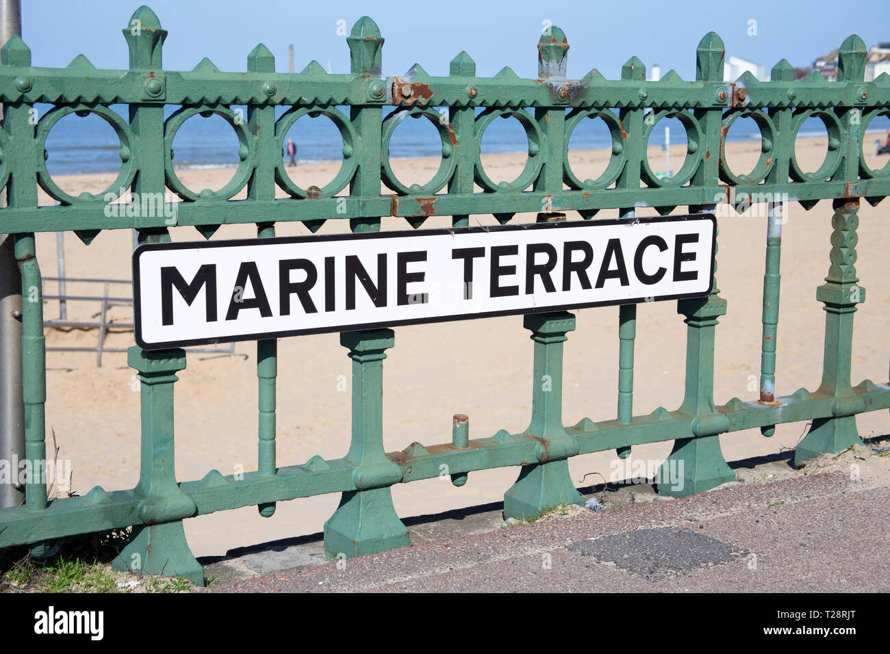Green railings hi-res stock photography and images - Alamy