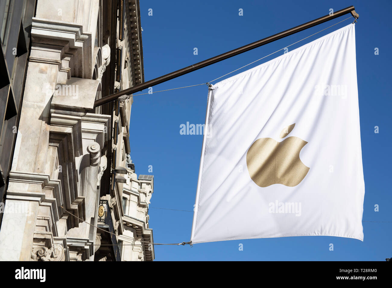 The Apple Store, Regent Street, London. Flagship store. Flag Stock ...