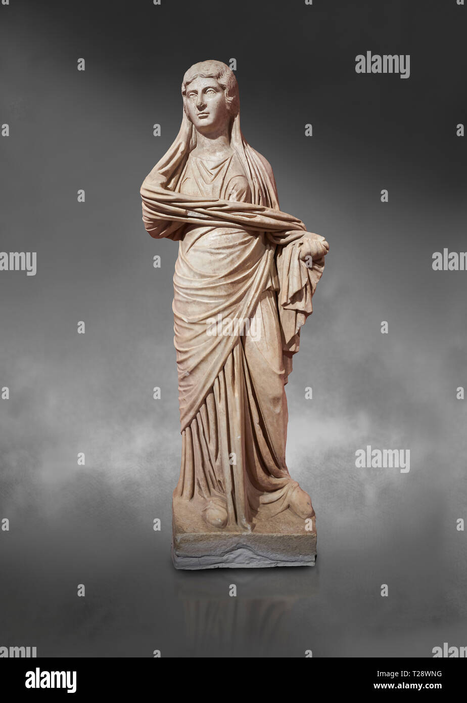 Ancient Roman Women Statues Stock Photos & Ancient Roman Women Statues ...