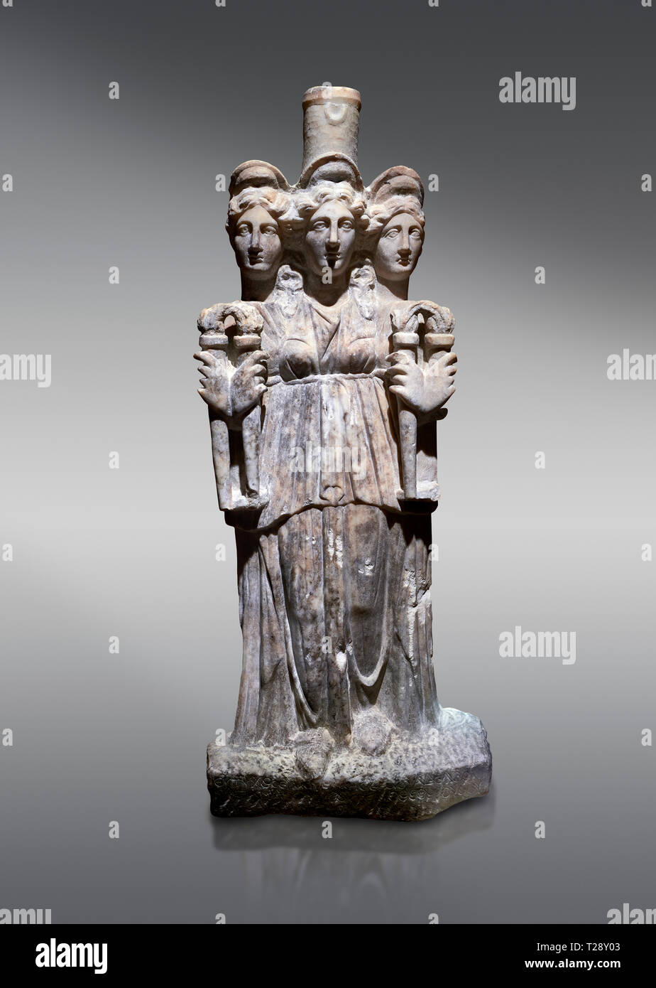 Hecate goddess hi-res stock photography and images - Alamy