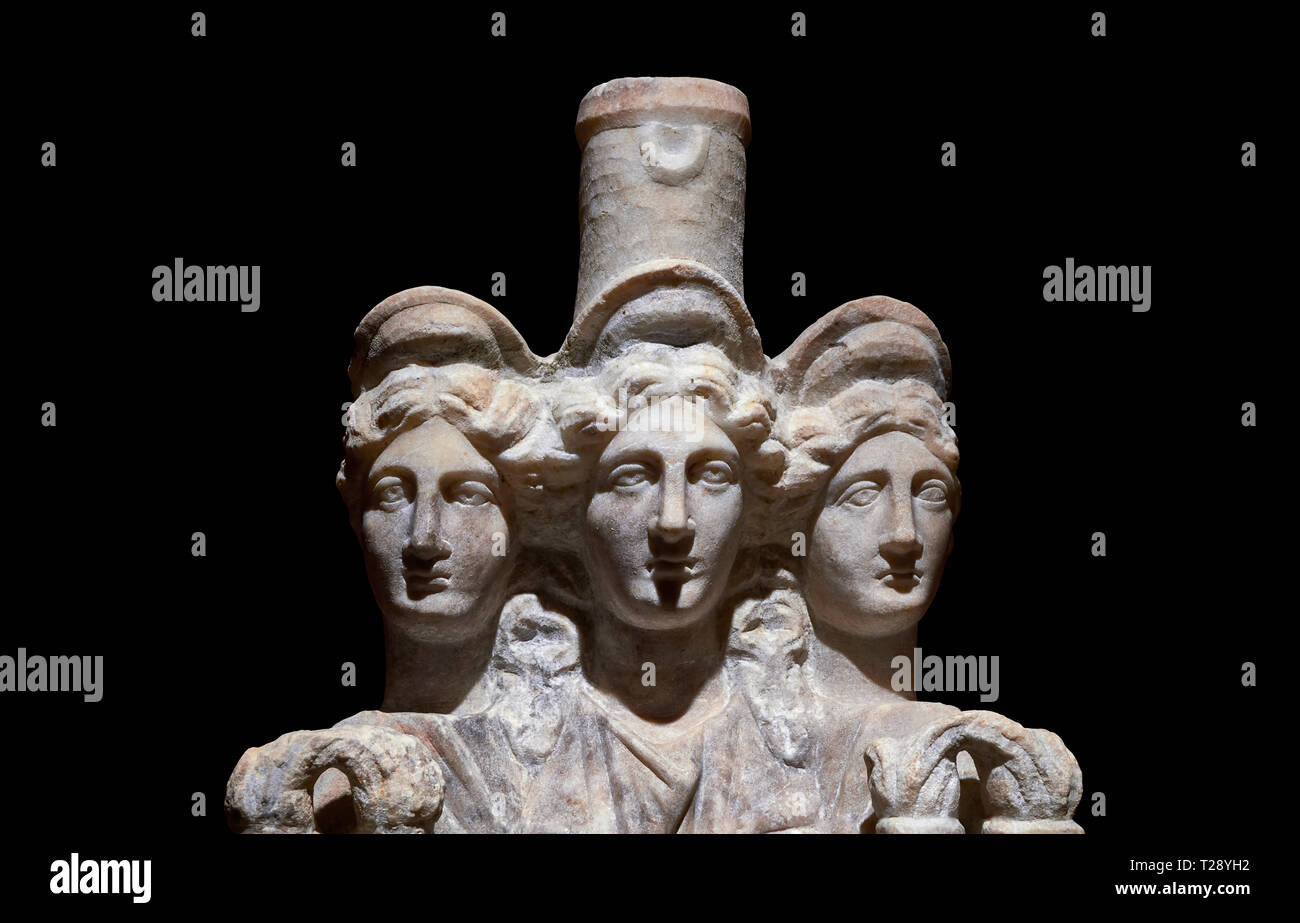 Statue hecate hi-res stock photography and images - Alamy