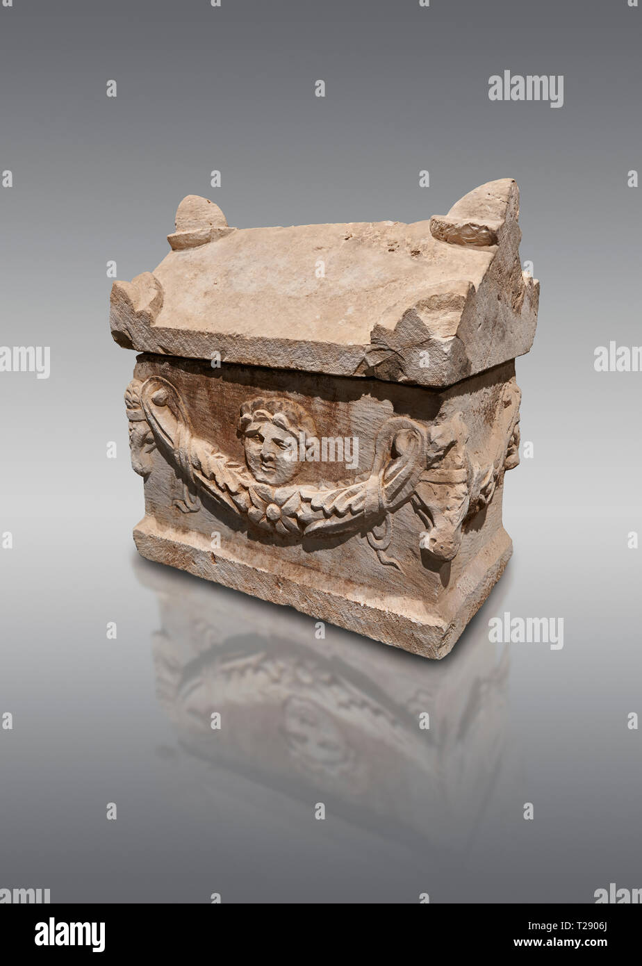 Roman cremation hi-res stock photography and images - Alamy