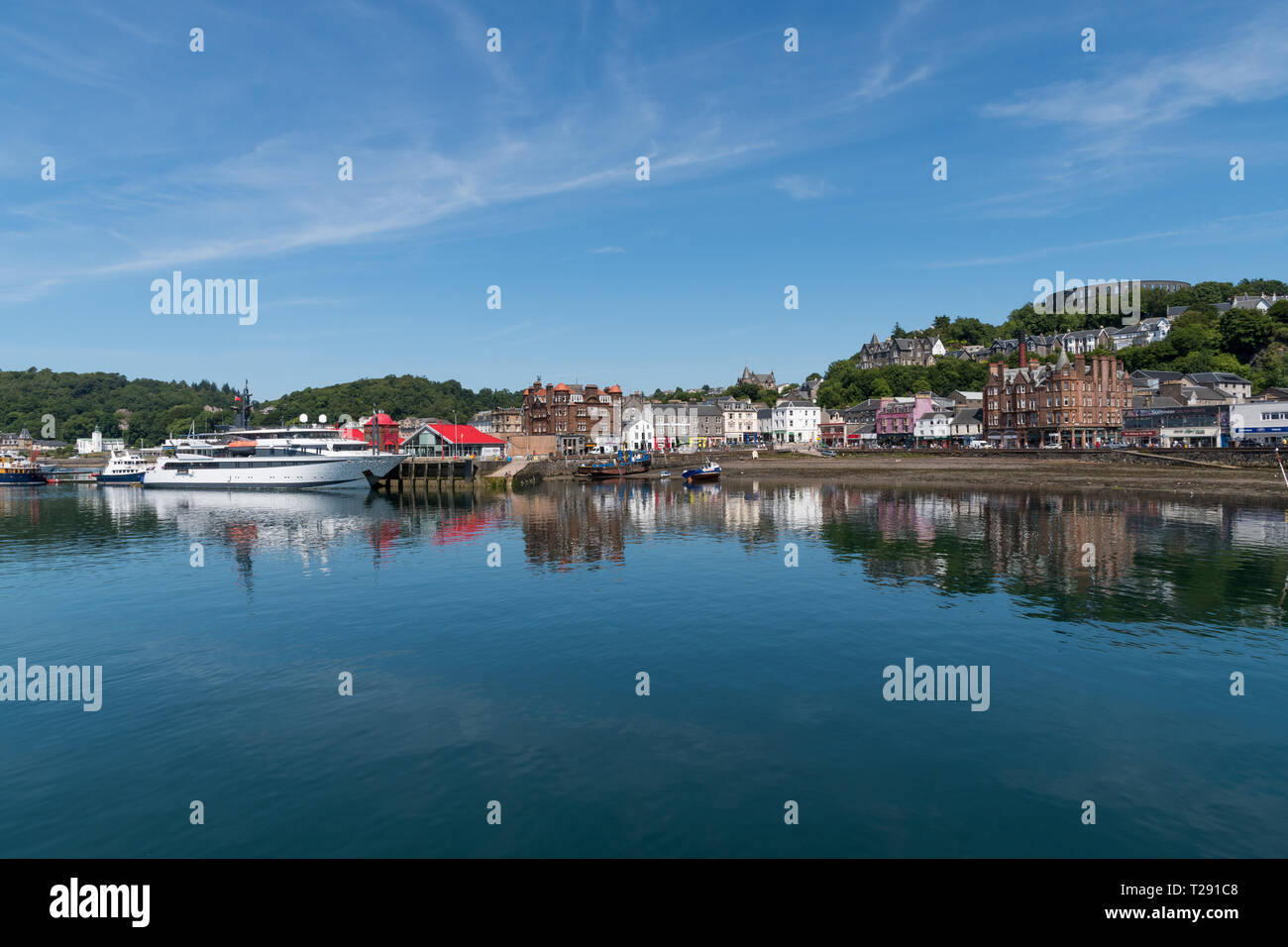 The seafront harbour of and beach in Oban, Scotland,UK Stock Photo - Alamy