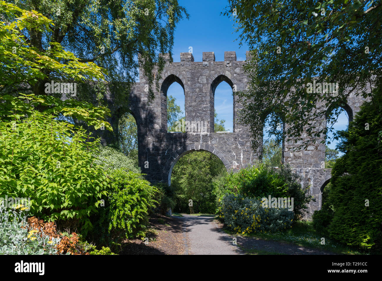 Oban folly monument hi-res stock photography and images - Alamy