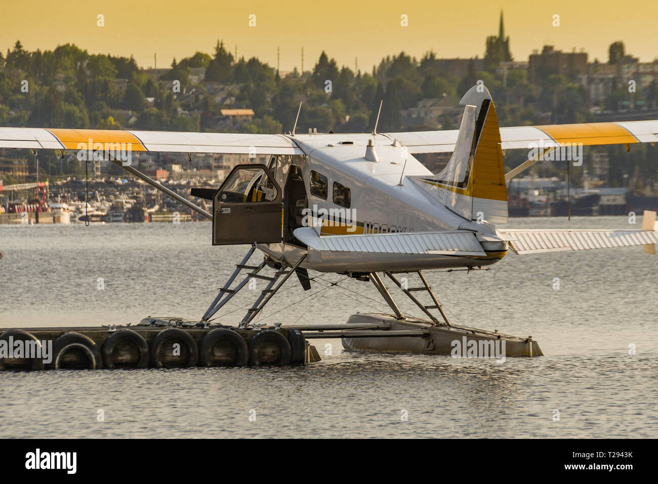 SEATTLE WA, USA - JUNE 2018: De Havilland Beaver float plane operated ...