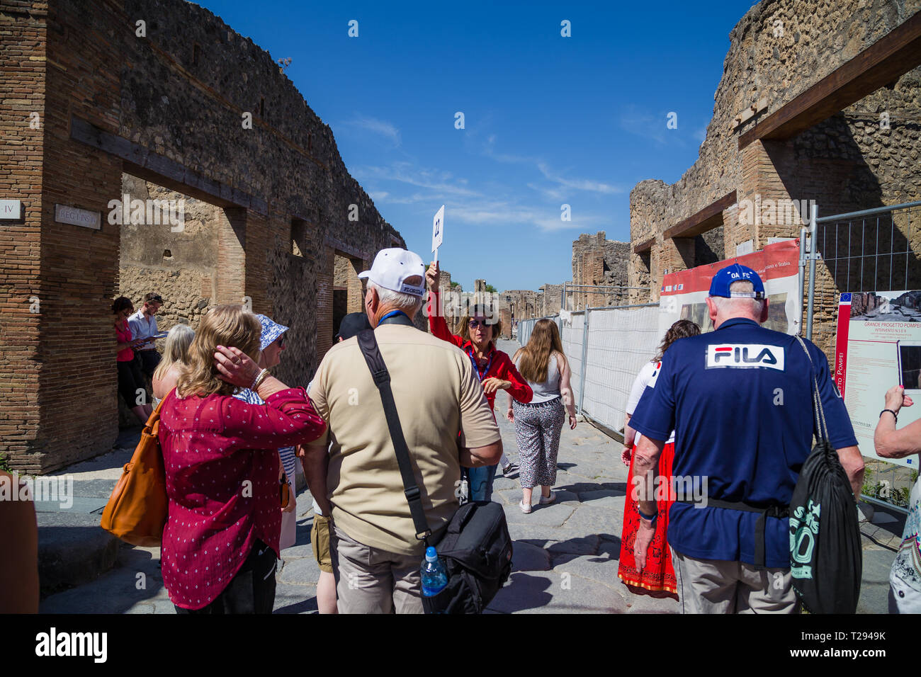 Our guide paddle hi-res stock photography and images - Alamy