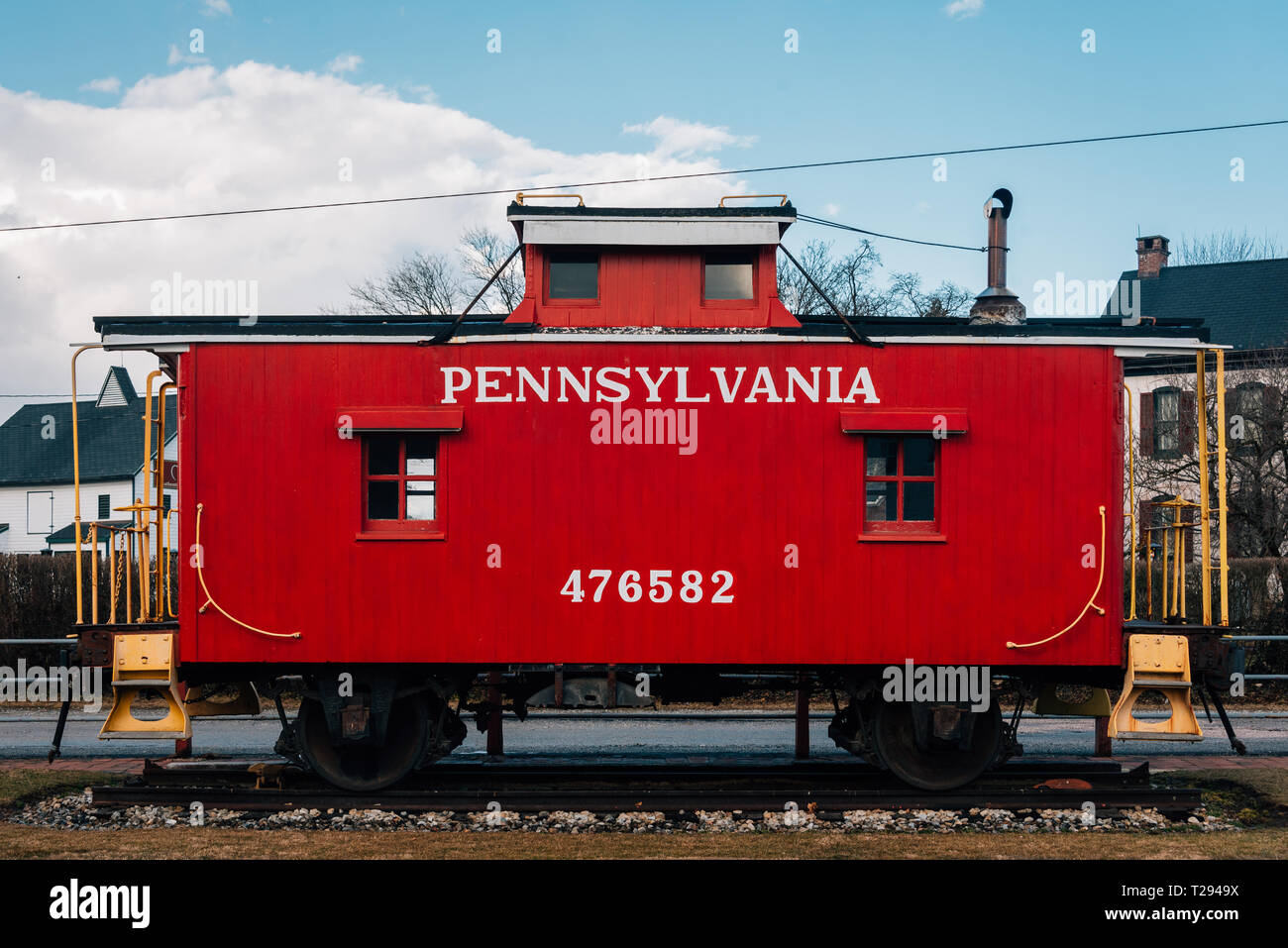 Red caboose hi-res stock photography and images - Alamy