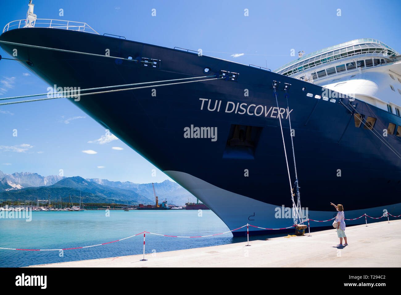 Tui cruise ship hi-res stock photography and images - Alamy
