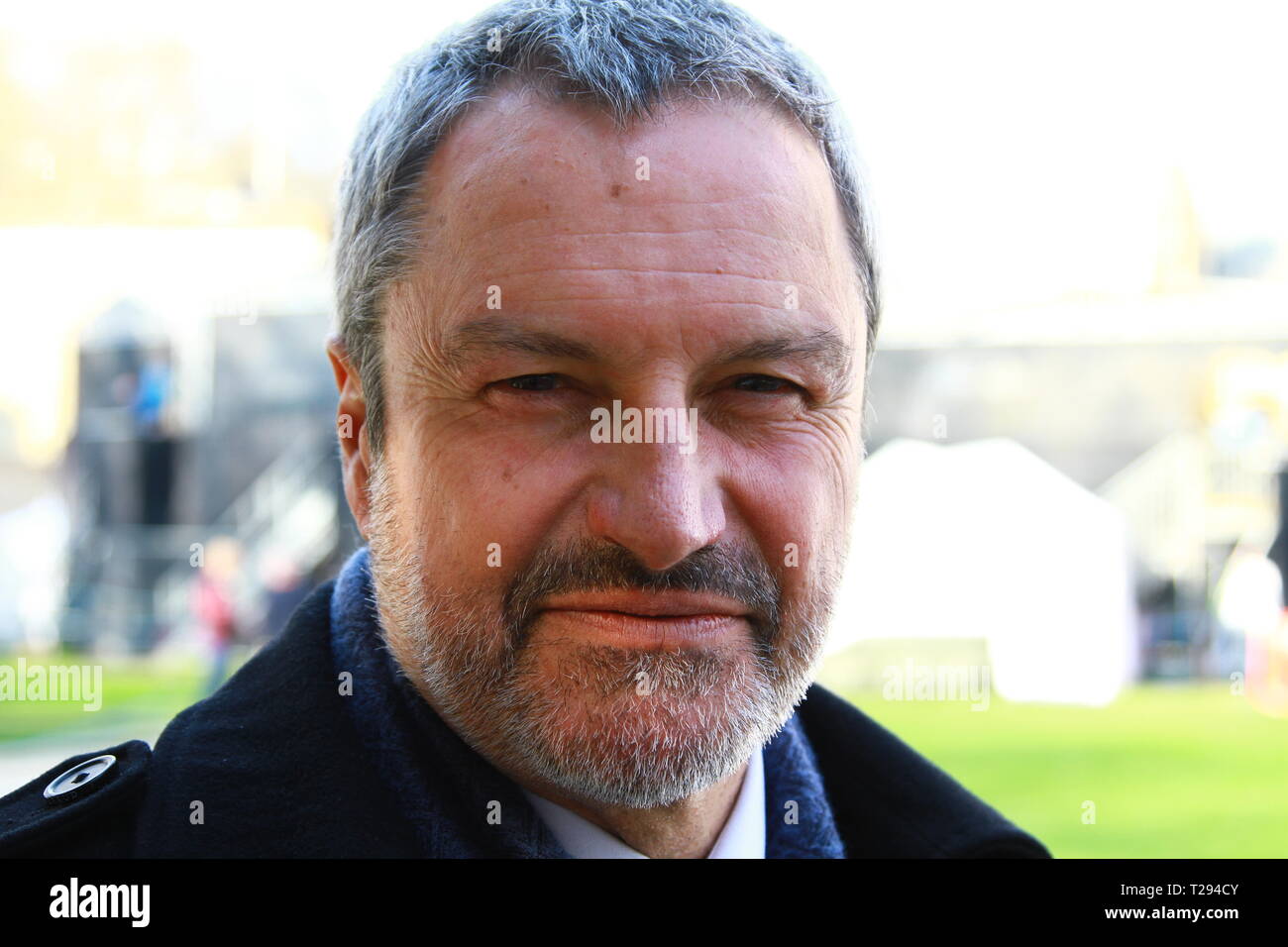 News night programme presenter hi-res stock photography and images - Alamy