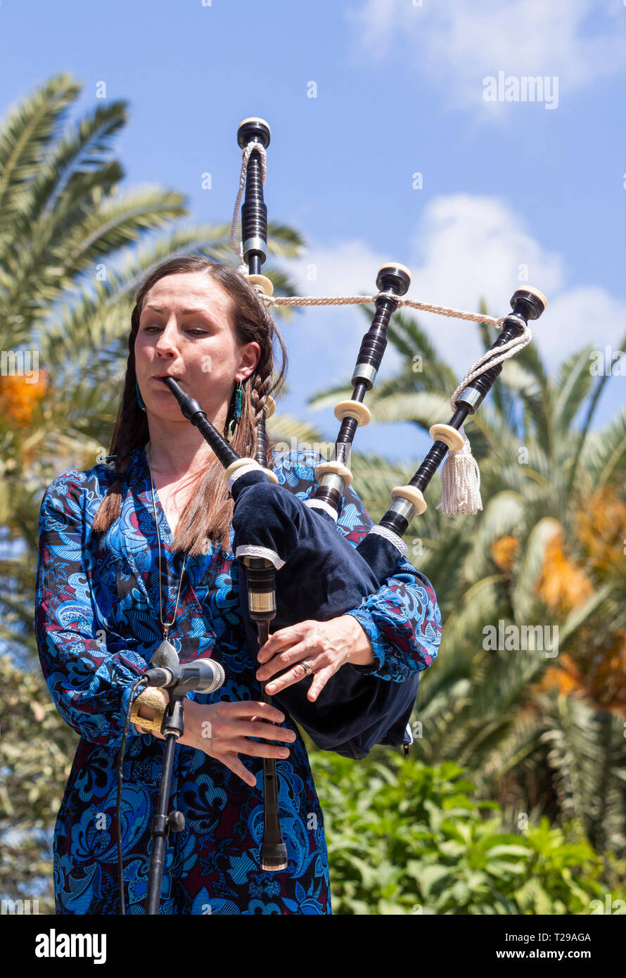 Award winning Scottish folk singer/musician, Julie Fowlis, in concert ...