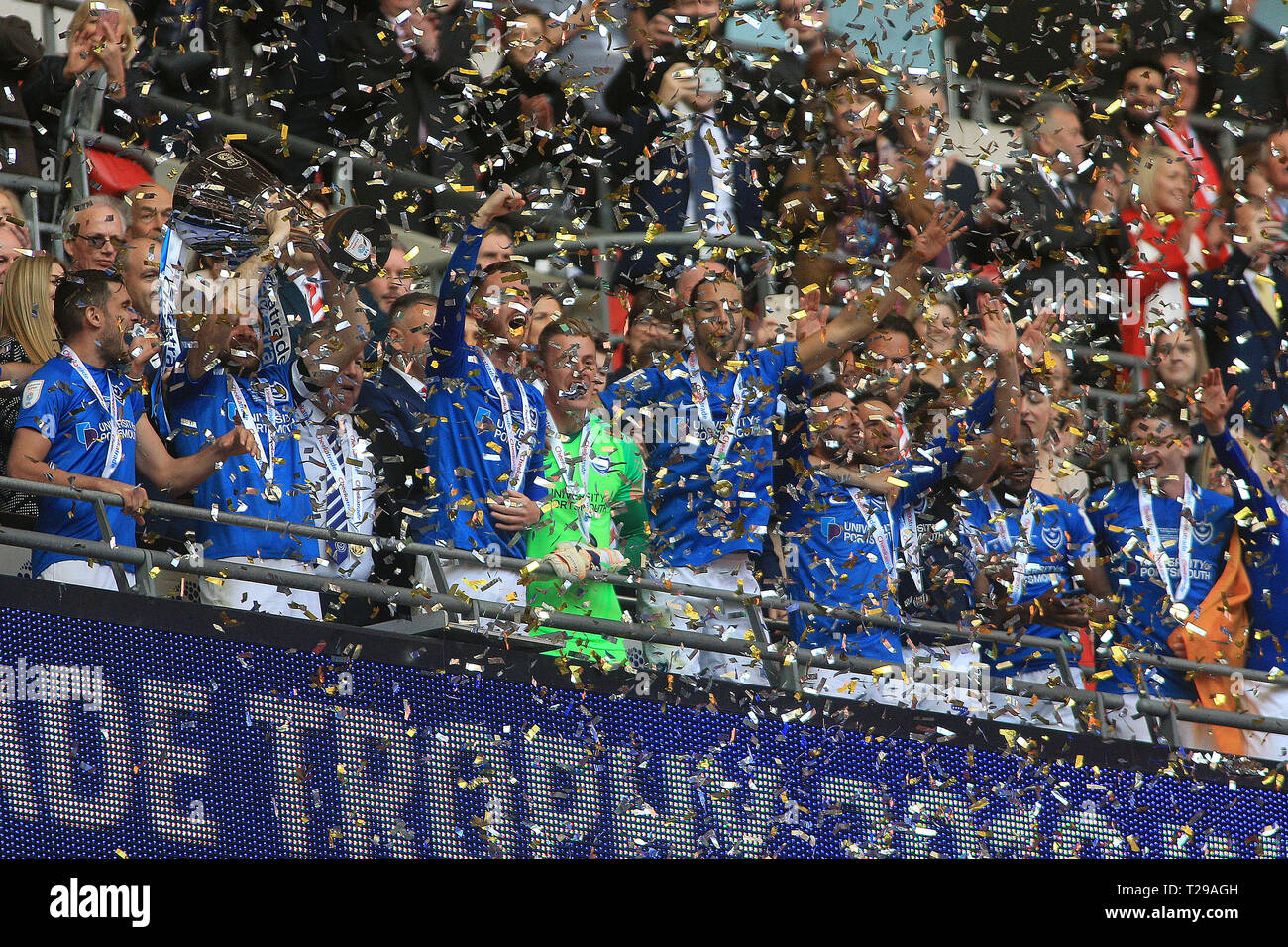 Winning checkatrade trophy final wembley stadium hi-res stock ...