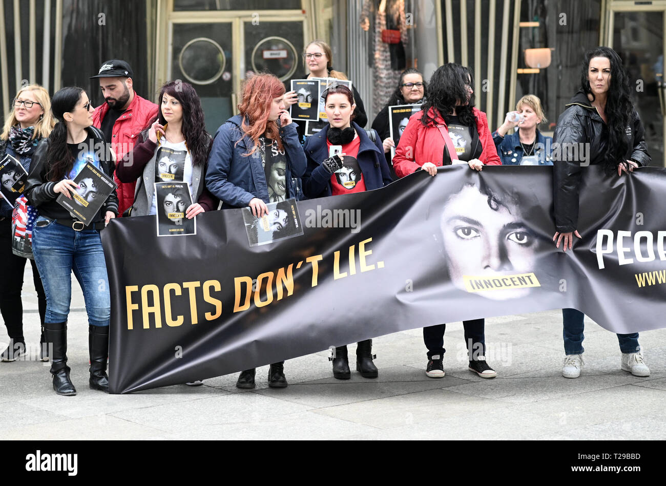 Michael jackson protest hi-res stock photography and images - Alamy