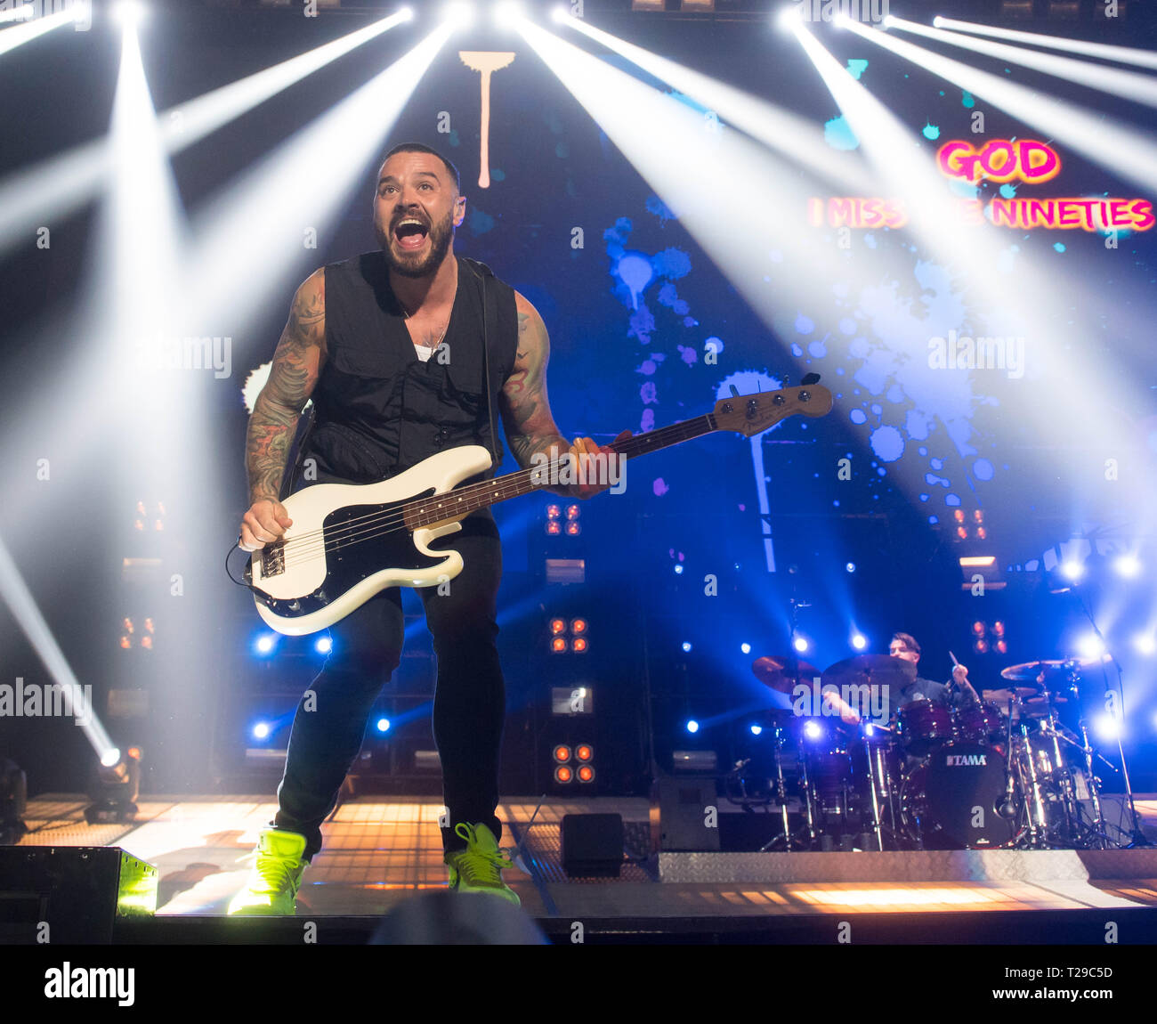 Matt willis busted hi-res stock photography and images - Alamy