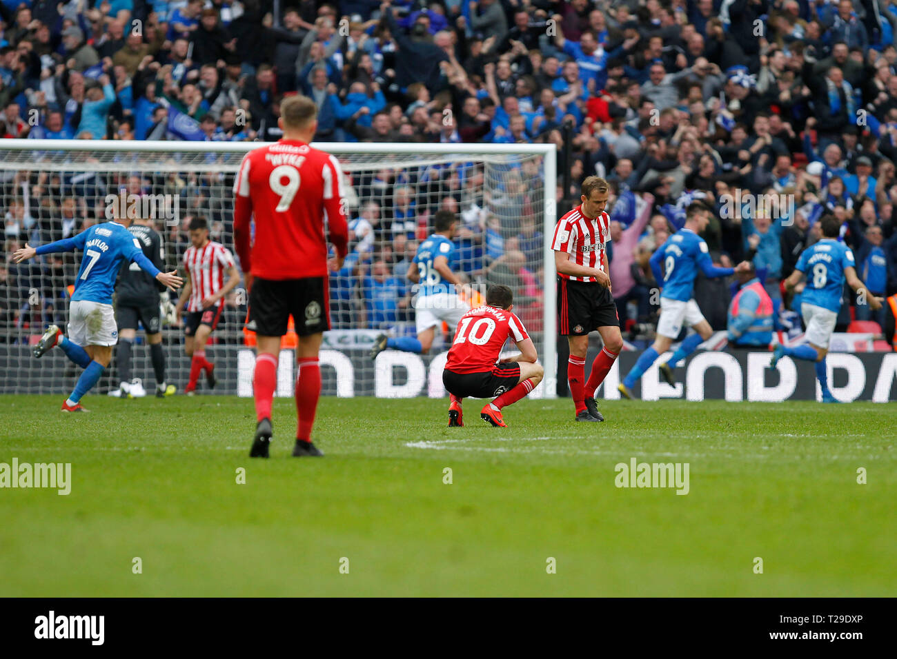 Dejected football player hi-res stock photography and images - Alamy