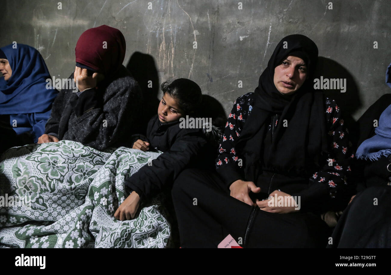 Relatives to the deceased seen mourning during the funeral. Palestinian ...