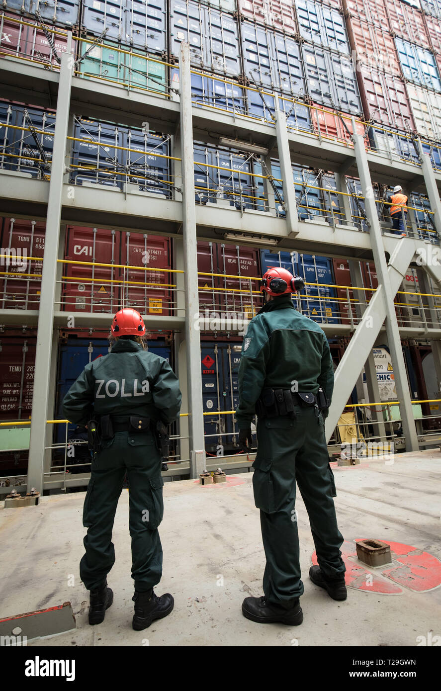 Container ship customs hi-res stock photography and images - Alamy