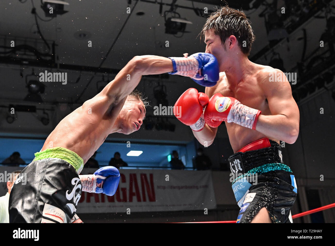 Tokyo, Japan. 27th Mar, 2019. (L-R) Takuya Watanabe, Hironori Mishiro (JPN) Boxing : Takuya ...
