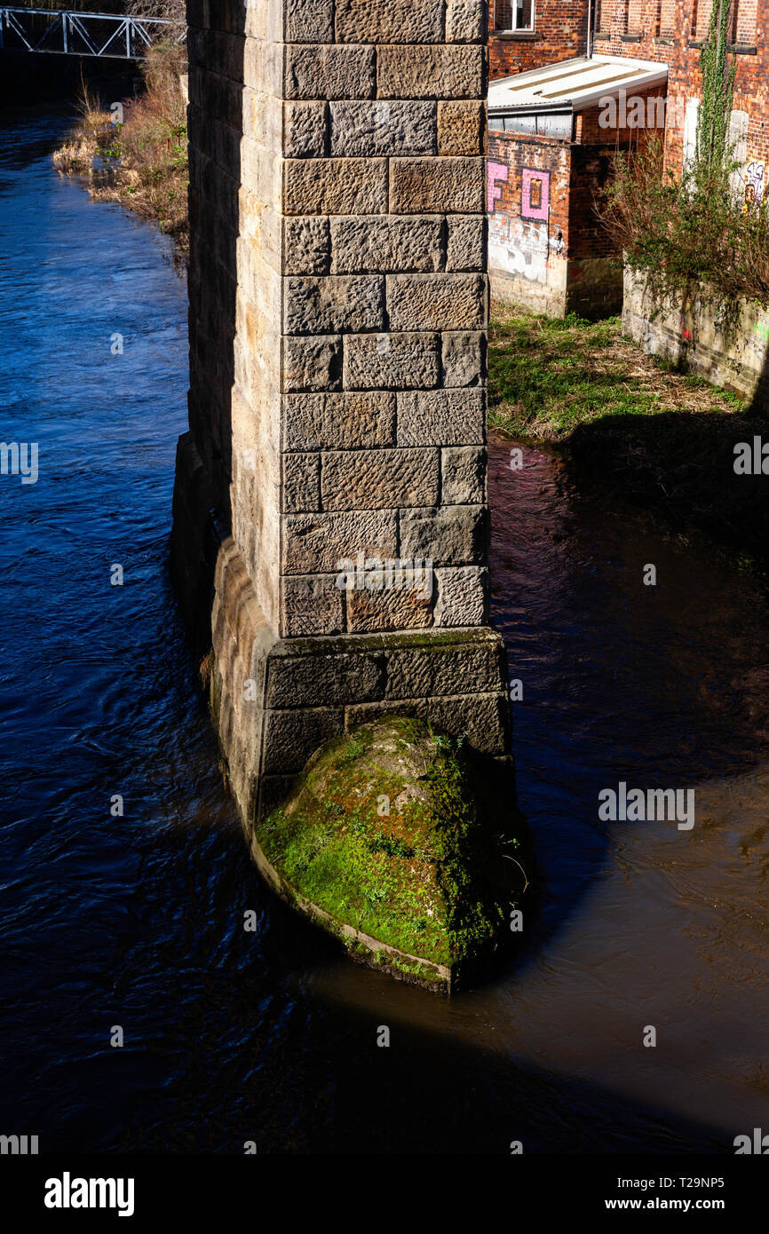 Kirkstall Viaduct detail, Leeds Stock Photo - Alamy