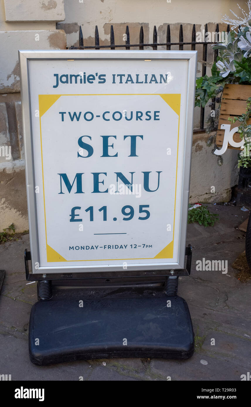 Jamie oliver kitchen hi-res stock photography and images - Alamy