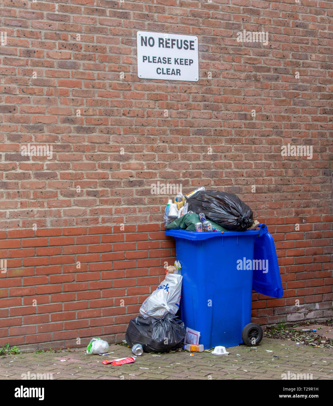 Refuse sign hi-res stock photography and images - Alamy