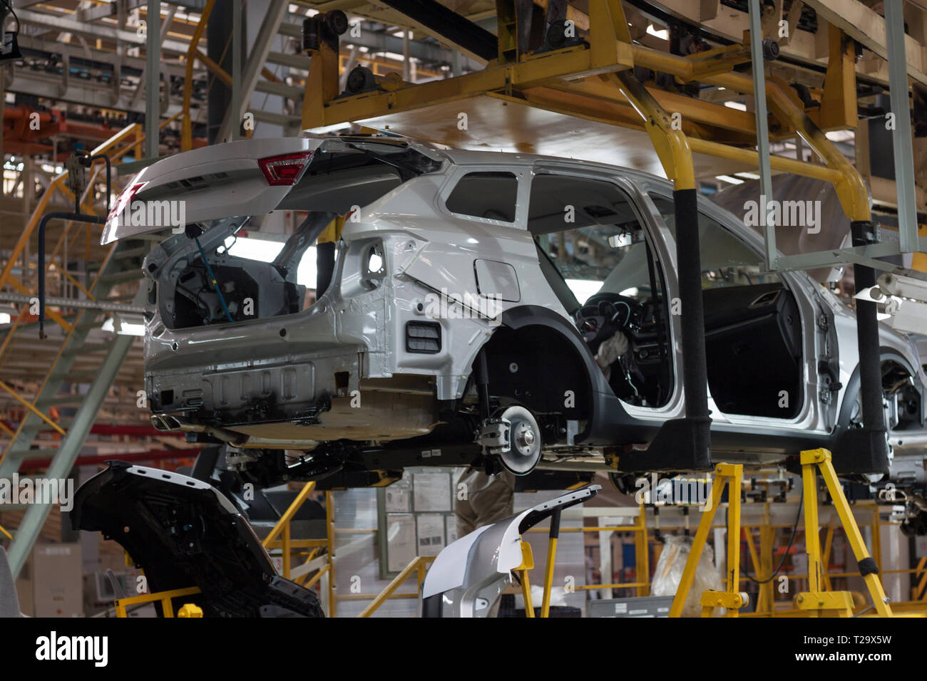 Car assembly line painting hi-res stock photography and images - Alamy