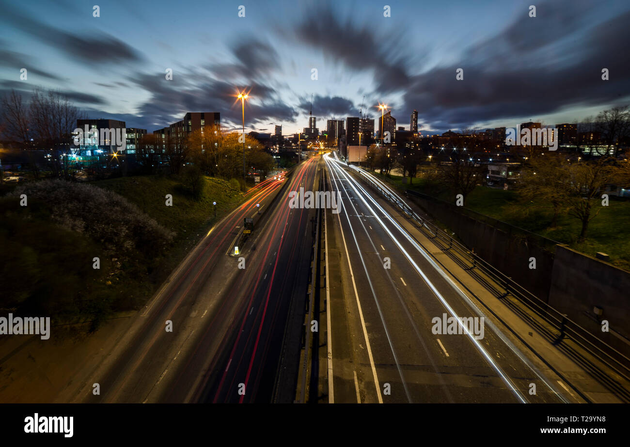 Leeds city skyline panorama at night hi-res stock photography and ...