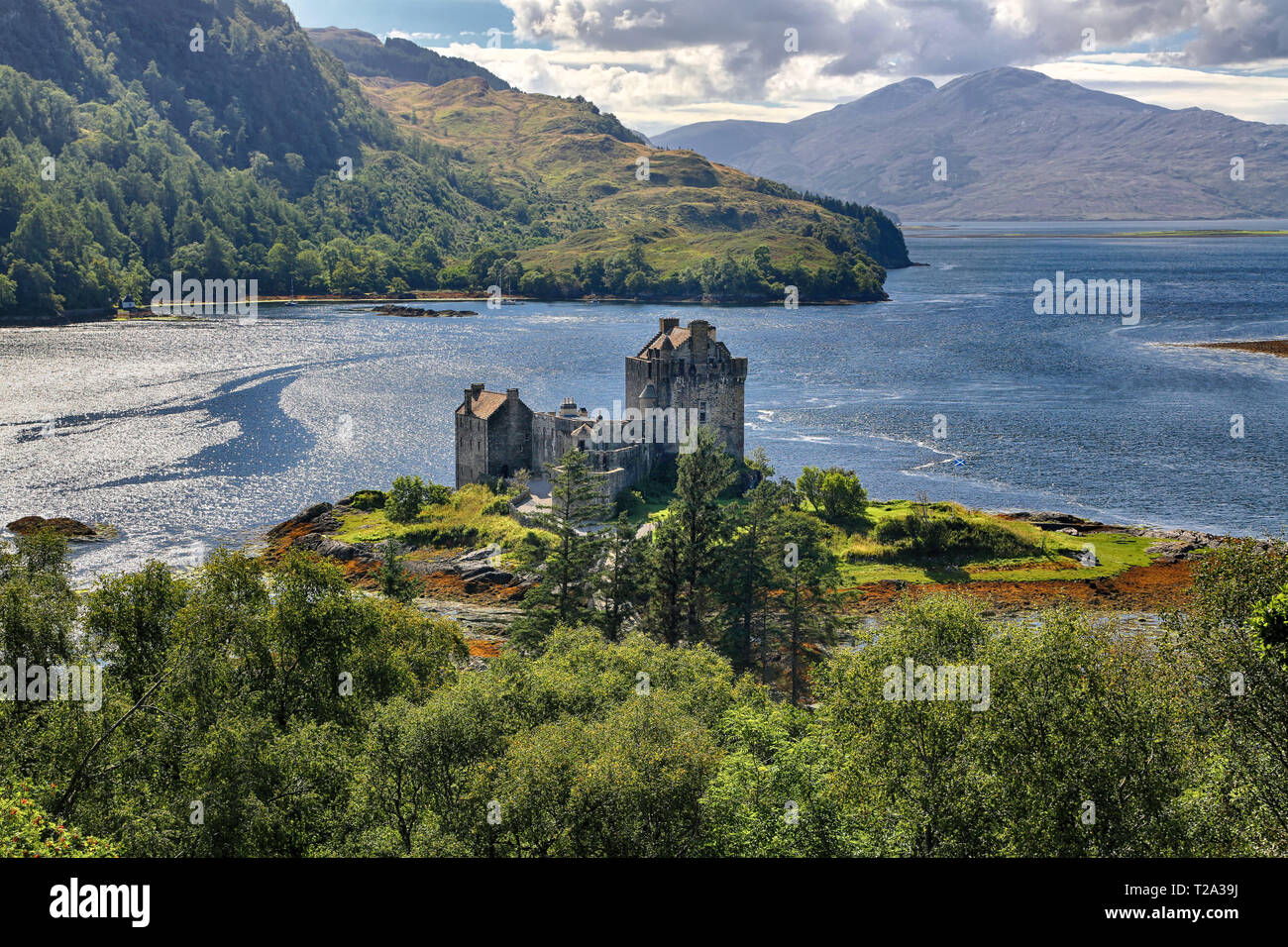 Medieval building scotland hi-res stock photography and images - Alamy