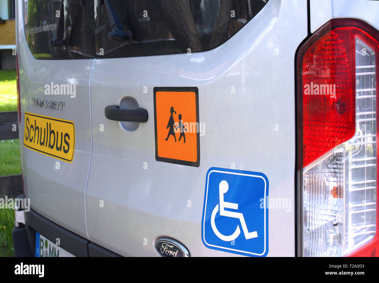 Wheelchair school bus hi-res stock photography and images - Alamy