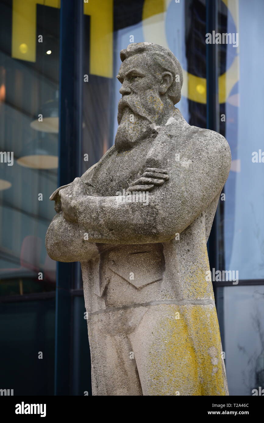Friedrich engels statue manchester hi-res stock photography and images ...