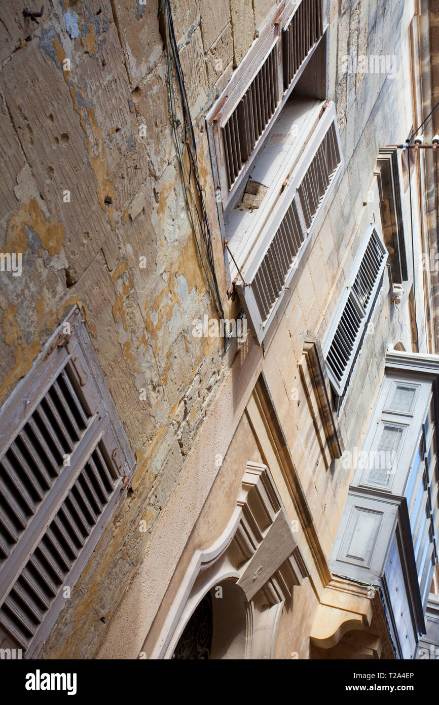 Old wall windows closed hi-res stock photography and images - Alamy