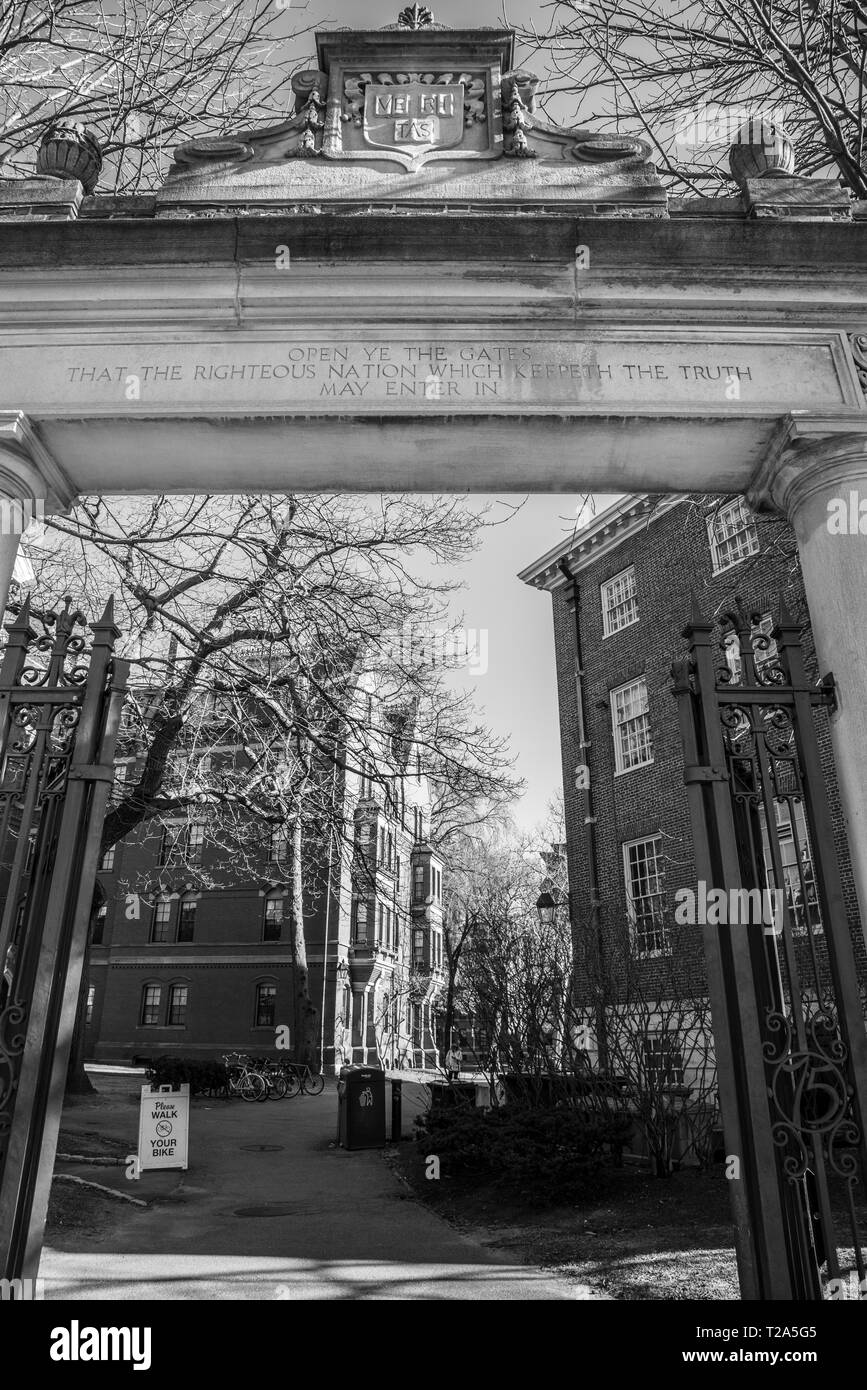 Harvard university gate Black and White Stock Photos & Images - Alamy