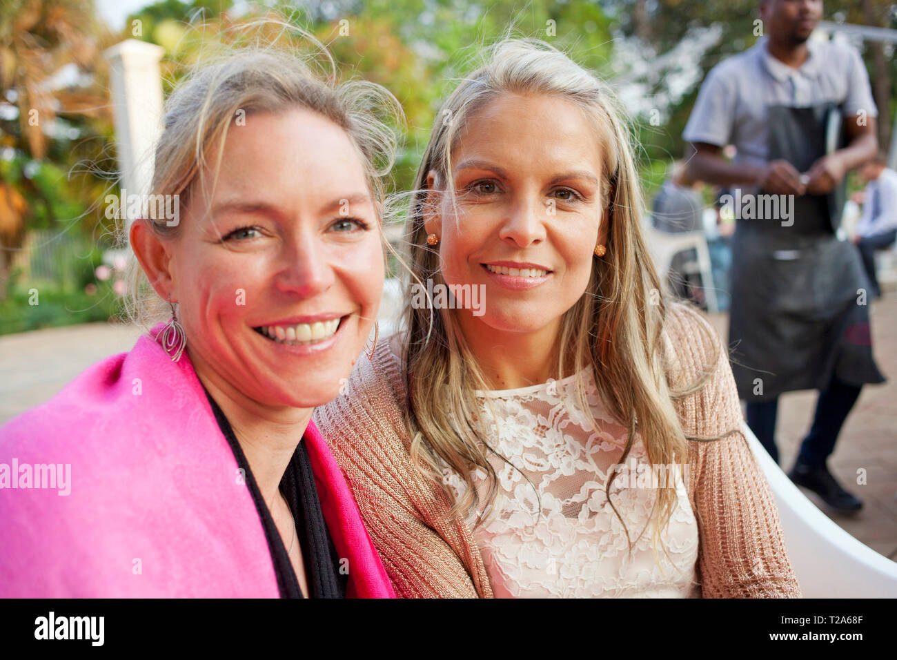 Good looking girls hi-res stock photography and images - Alamy