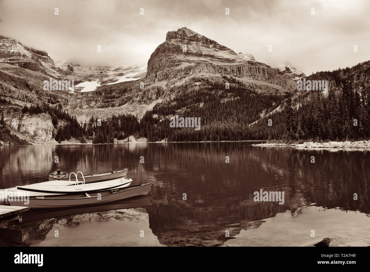 Lake O'hara, Yohu National Park with canoe, Canada Stock Photo - Alamy