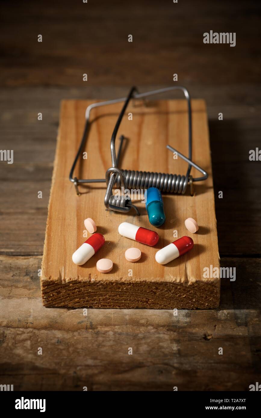 Drug trap hi-res stock photography and images - Alamy