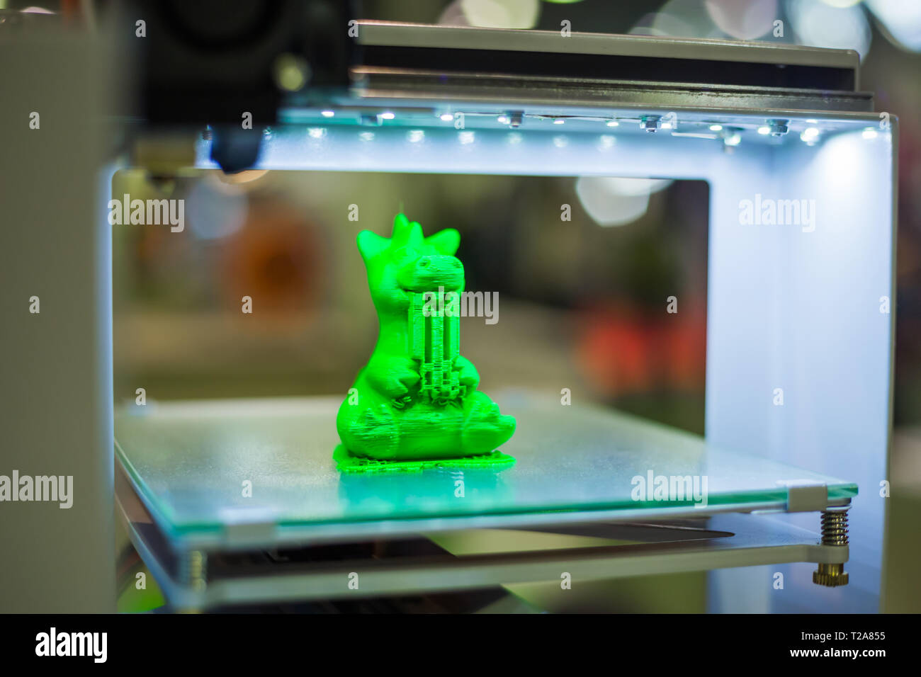 Plastic model dragon hi-res stock photography and images - Alamy