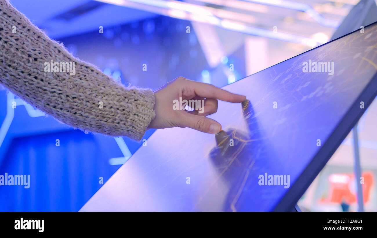 Interactive view hi-res stock photography and images - Alamy