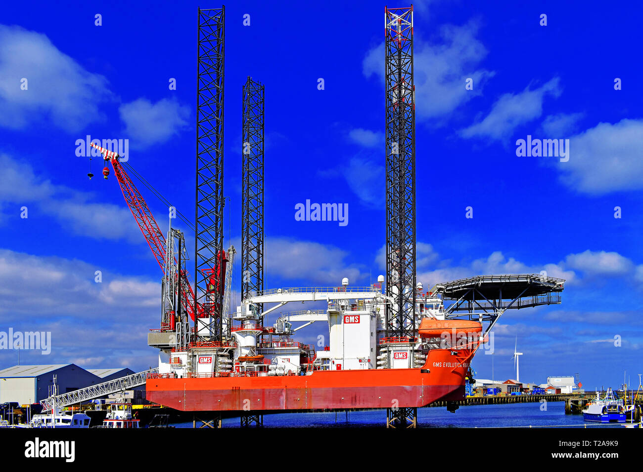 Drilling rig in docks hi-res stock photography and images - Alamy