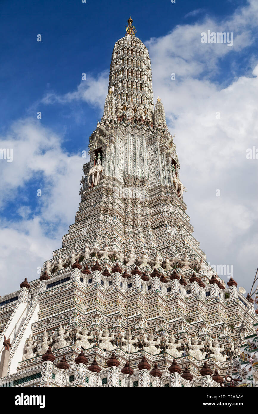 Central Prang ot Wat Arun, Bangkok, Thailand Stock Photo - Alamy