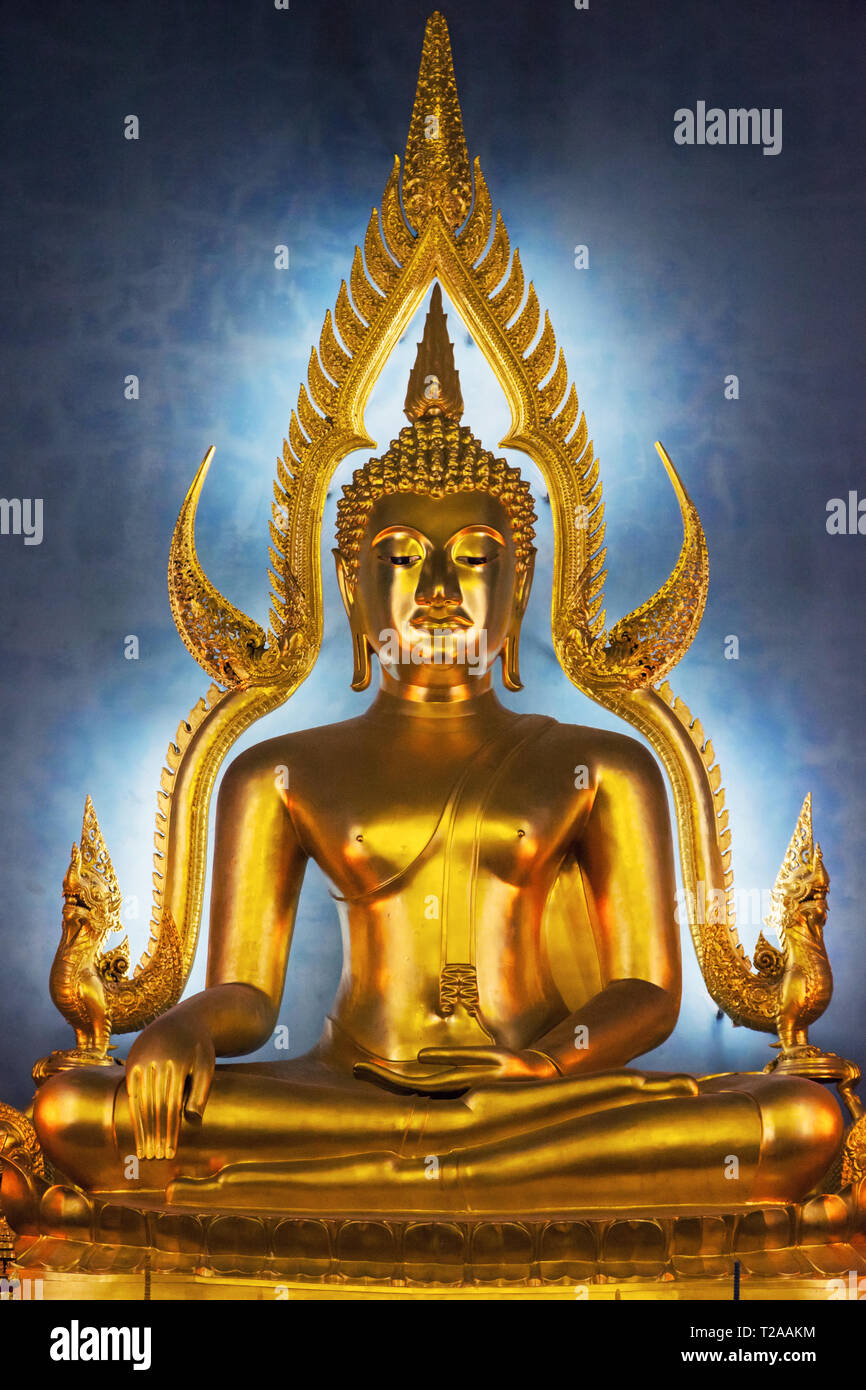 Phra Buddhajinaraja, main Buddha statue at Wat Benchamabophit, Bangkok ...
