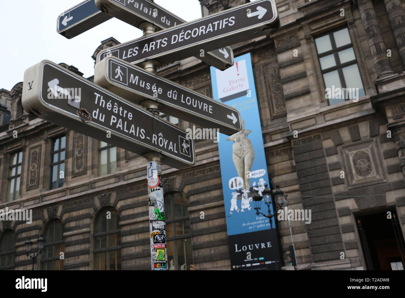 Paris France. directions sign outside of the Louvre mueum. 2019 Stock ...