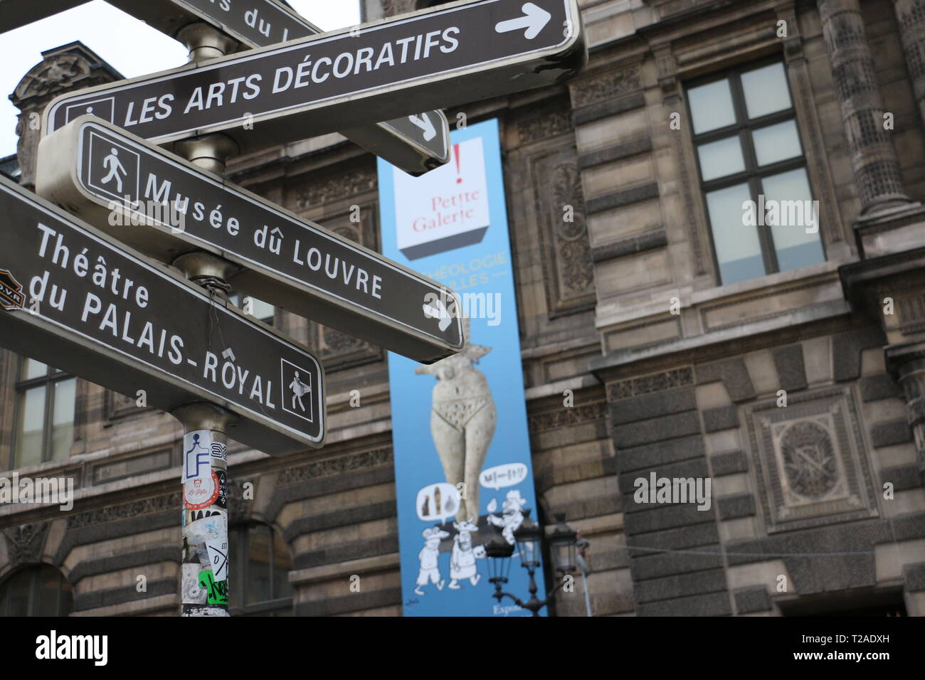 Paris France. directions sign outside of the Louvre mueum. 2019 Stock ...